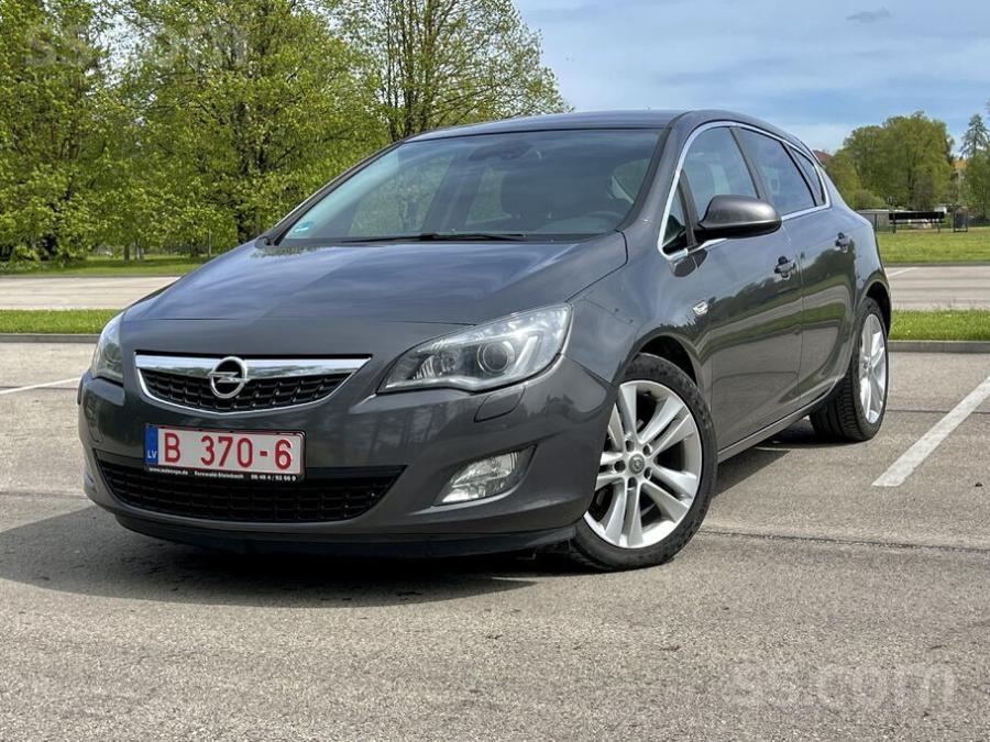Pelēks Opel Astra 2010 Cēsis, ar dzinēja tilpumu 2.00 L un nobraukumu 266 tūkst. km par 1390 €, foto 3 vietnē AUTOMOTO.COM.LV