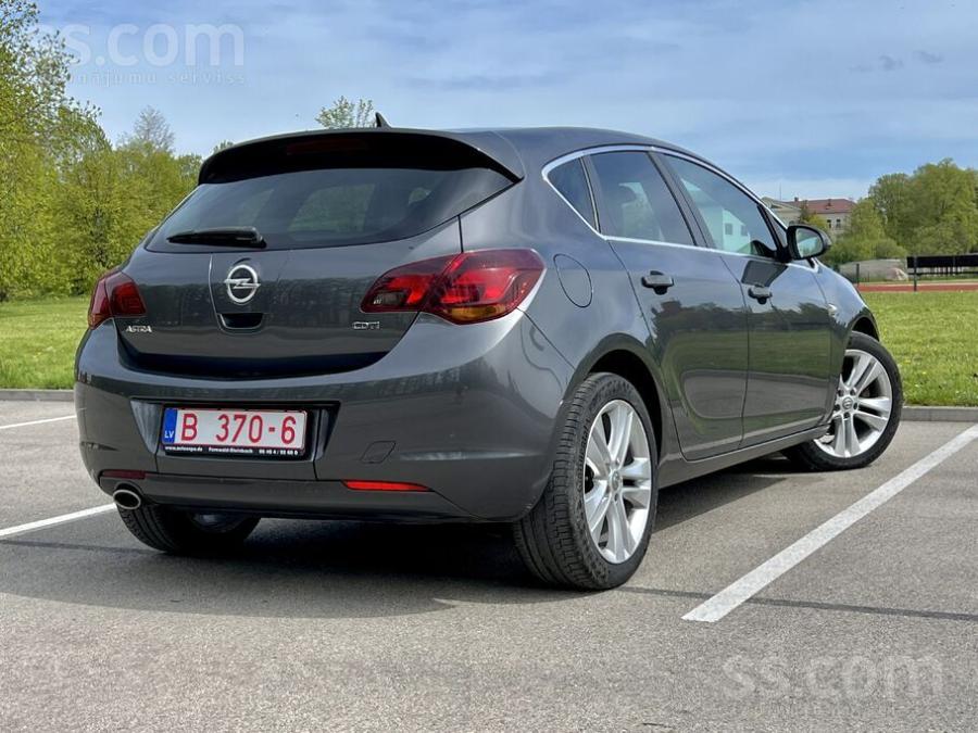 Pelēks Opel Astra 2010 Cēsis, ar dzinēja tilpumu 2.00 L un nobraukumu 266 tūkst. km par 1390 €, foto 4 vietnē AUTOMOTO.COM.LV