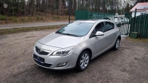 Grey Opel Astra 2010 in Vilnius, with an engine capacity of 1.60 L and mileage of 87 thousand km for 5650 €, photo 3 on AUTOMOTO.COM.LV