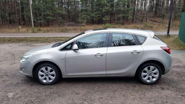 Pelēks Opel Astra 2010 Viļņa, ar dzinēja tilpumu 1.60 L un nobraukumu 87 tūkst. km par 5650 €, foto 4 vietnē AUTOMOTO.COM.LV