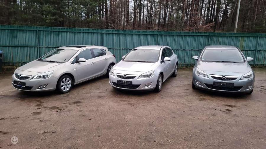 Grey Opel Astra 2010 in Vilnius, with an engine capacity of 1.60 L and mileage of 87 thousand km for 5650 €, photo 31 on AUTOMOTO.COM.LV