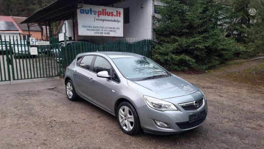 Grey Opel Astra 2010 in Vilnius, with an engine capacity of 1.60 L and mileage of 87 thousand km for 5650 €, photo 35 on AUTOMOTO.COM.LV