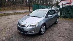 Grey Opel Astra 2010 in Vilnius, with an engine capacity of 1.60 L and mileage of 129 thousand km for 4999 €, photo 3 on AUTOMOTO.COM.LV