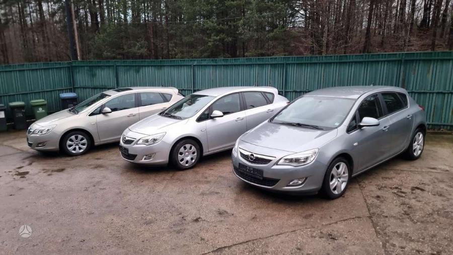Grey Opel Astra 2010 in Vilnius, with an engine capacity of 1.60 L and mileage of 129 thousand km for 4999 €, photo 23 on AUTOMOTO.COM.LV
