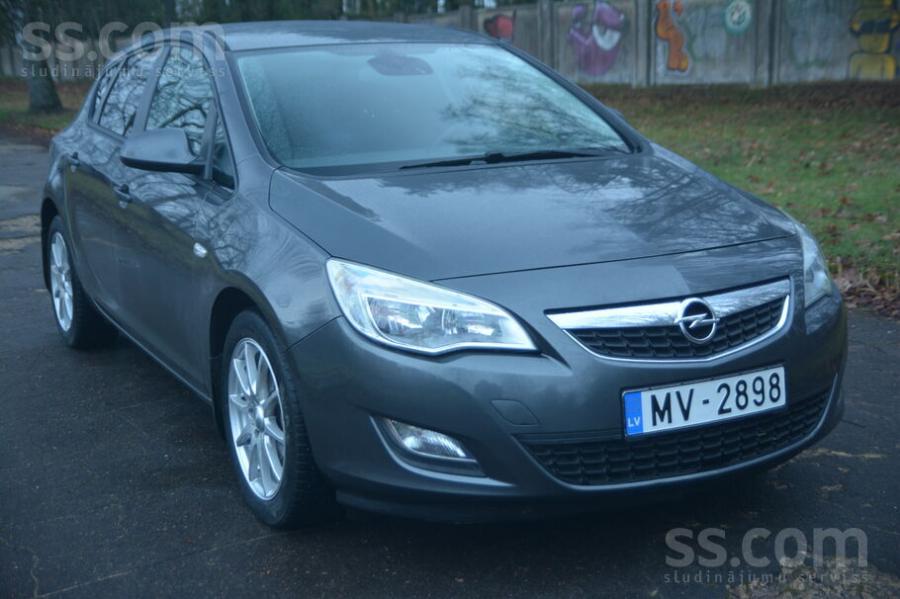 Grey Opel Astra 2010 in Riga, with an engine capacity of 1.60 L and mileage of 200 thousand km for 3500 €, photo 7 on AUTOMOTO.COM.LV