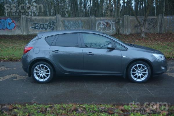 Pelēks Opel Astra 2010 Rīga, ar dzinēja tilpumu 1.60 L un nobraukumu 200 tūkst. km par 3500 €, foto 9 vietnē AUTOMOTO.COM.LV