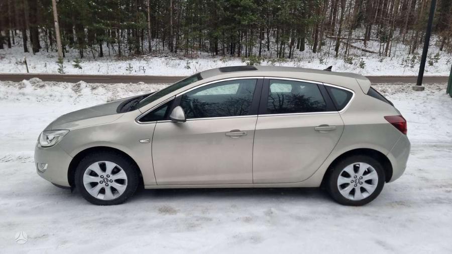 Pelēks Opel Astra 2010 Viļņa, ar dzinēja tilpumu 1.60 L un nobraukumu 87 tūkst. km par 5555 €, foto 4 vietnē AUTOMOTO.COM.LV
