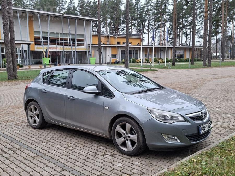 Pelēks Opel Astra 2010 Ogre, ar dzinēja tilpumu 1.60 L un nobraukumu 256 tūkst. km par 3500 €, foto 7 vietnē AUTOMOTO.COM.LV