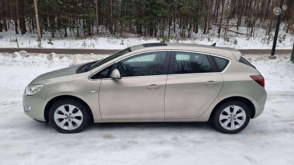 Pelēks Opel Astra 2010 Viļņa, ar dzinēja tilpumu 1.60 L un nobraukumu 87 tūkst. km par 5500 €, foto 4 vietnē AUTOMOTO.COM.LV
