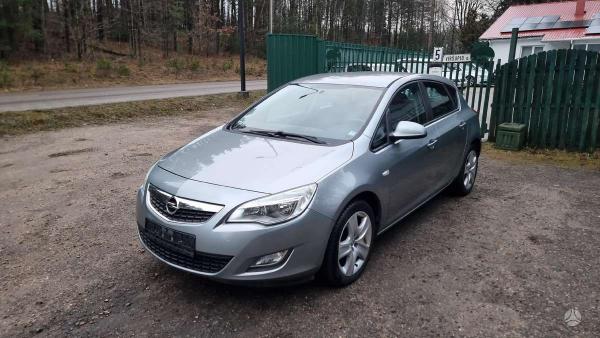 Pelēks Opel Astra 2010 Viļņa, ar dzinēja tilpumu 1.60 L un nobraukumu 129 tūkst. km par 4900 €, foto 3 vietnē AUTOMOTO.COM.LV