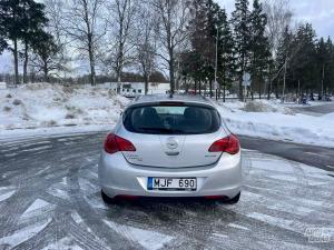 Grey Opel Astra 2010 in Vilnius, with an engine capacity of 1.30 L and mileage of 295 thousand km for 2250 €, photo 2 on AUTOMOTO.COM.LV