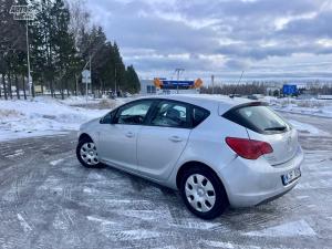 Grey Opel Astra 2010 in Vilnius, with an engine capacity of 1.30 L and mileage of 295 thousand km for 2250 €, photo 4 on AUTOMOTO.COM.LV