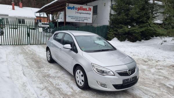 Pelēks Opel Astra 2010 Viļņa, ar dzinēja tilpumu 1.60 L un nobraukumu 142 tūkst. km par 4900 €, foto 1 vietnē AUTOMOTO.COM.LV