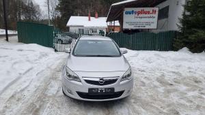 Grey Opel Astra 2010 in Vilnius, with an engine capacity of 1.60 L and mileage of 142 thousand km for 4900 €, photo 2 on AUTOMOTO.COM.LV