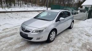 Grey Opel Astra 2010 in Vilnius, with an engine capacity of 1.60 L and mileage of 142 thousand km for 4900 €, photo 3 on AUTOMOTO.COM.LV