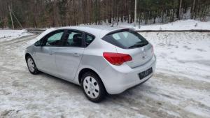 Grey Opel Astra 2010 in Vilnius, with an engine capacity of 1.60 L and mileage of 142 thousand km for 4900 €, photo 25 on AUTOMOTO.COM.LV