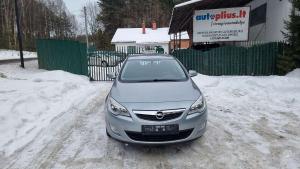 Grey Opel Astra 2010 in Vilnius, with an engine capacity of 1.60 L and mileage of 129 thousand km for 4899 €, photo 2 on AUTOMOTO.COM.LV