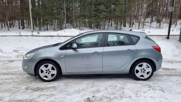 Pelēks Opel Astra 2010 Viļņa, ar dzinēja tilpumu 1.60 L un nobraukumu 129 tūkst. km par 4899 €, foto 4 vietnē AUTOMOTO.COM.LV