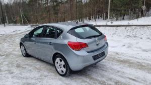 Grey Opel Astra 2010 in Vilnius, with an engine capacity of 1.60 L and mileage of 129 thousand km for 4899 €, photo 23 on AUTOMOTO.COM.LV
