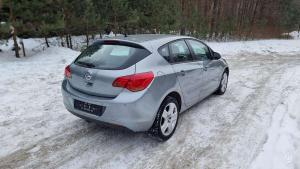 Grey Opel Astra 2010 in Vilnius, with an engine capacity of 1.60 L and mileage of 129 thousand km for 4899 €, photo 27 on AUTOMOTO.COM.LV