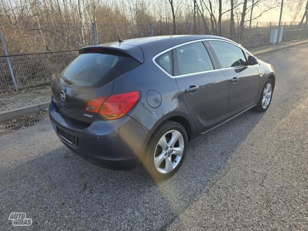 Pelēks Opel Astra 2010 Marijampole, ar dzinēja tilpumu 1.40 L un nobraukumu 216 tūkst. km par 2450 €, foto 5 vietnē AUTOMOTO.COM.LV