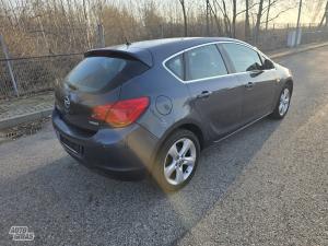Pelēks Opel Astra 2010 Marijampole, ar dzinēja tilpumu 1.40 L un nobraukumu 216 tūkst. km par 2450 €, foto 5 vietnē AUTOMOTO.COM.LV