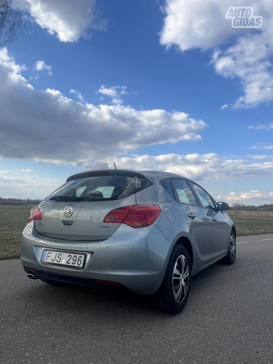 Pelēks Opel Astra 2010 Utena, ar dzinēja tilpumu 2.00 L un nobraukumu 224 tūkst. km par 1850 €, foto 6 vietnē AUTOMOTO.COM.LV