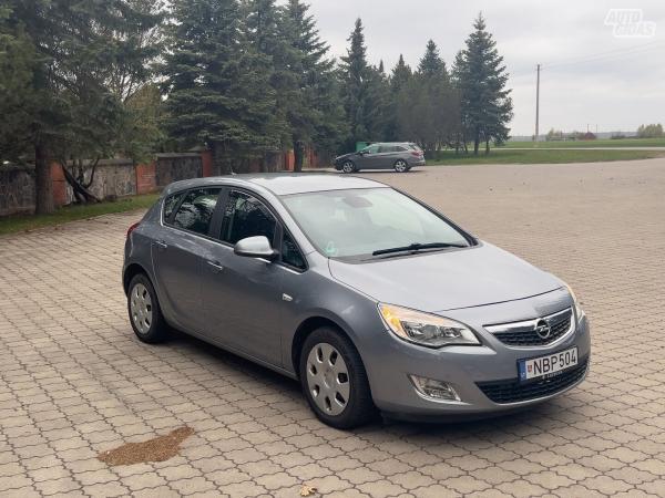 Pelēks Opel Astra 2010 Viļņa, ar dzinēja tilpumu 1.60 L un nobraukumu 108 tūkst. km par 4950 €, foto 2 vietnē AUTOMOTO.COM.LV