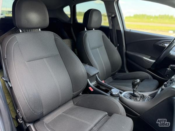 Grey Opel Astra 2010 in Panevezys, with an engine capacity of 1.70 L and mileage of 291 thousand km for 1450 €, photo 10 on AUTOMOTO.COM.LV