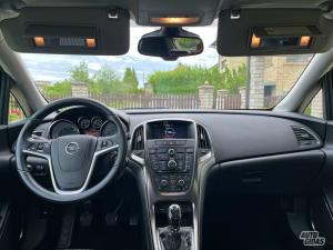 Grey Opel Astra 2010 in Kaunas, with an engine capacity of 1.70 L and mileage of 255 thousand km for 3200 €, photo 10 on AUTOMOTO.COM.LV