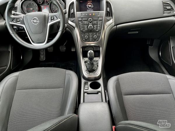 Grey Opel Astra 2010 in Kaunas, with an engine capacity of 1.70 L and mileage of 255 thousand km for 3200 €, photo 10 on AUTOMOTO.COM.LV