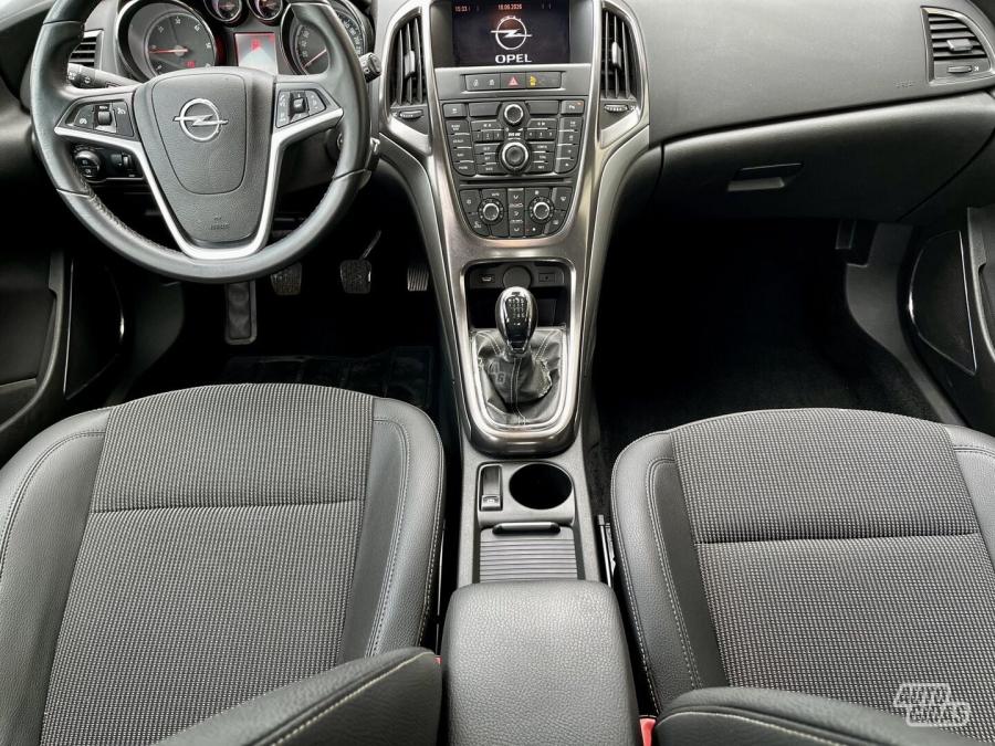 Grey Opel Astra 2010 in Kaunas, with an engine capacity of 1.70 L and mileage of 255 thousand km for 3200 €, photo 11 on AUTOMOTO.COM.LV