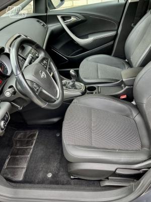 Grey Opel Astra 2010 in Kaunas, with an engine capacity of 1.70 L and mileage of 255 thousand km for 3200 €, photo 12 on AUTOMOTO.COM.LV