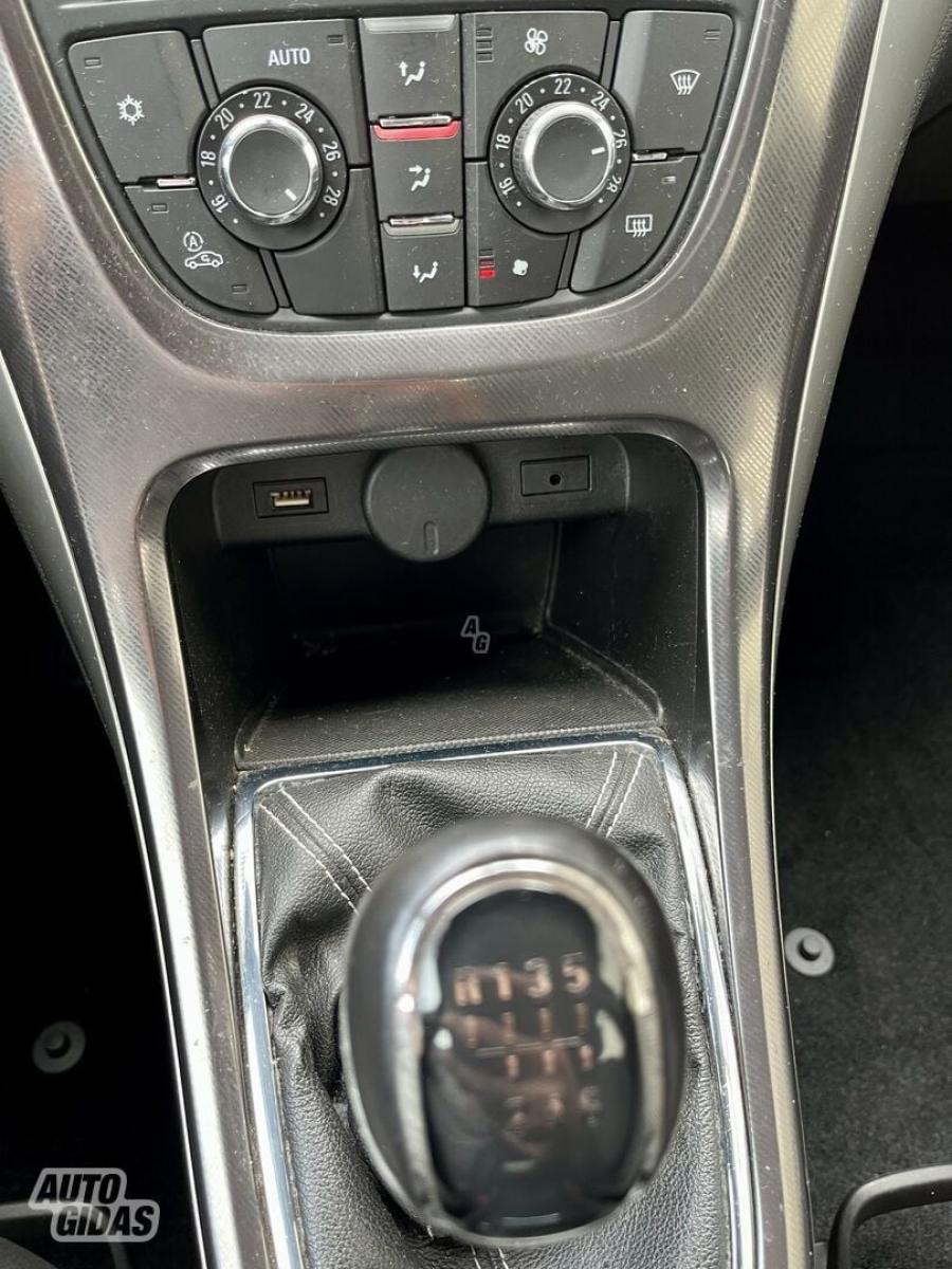 Grey Opel Astra 2010 in Kaunas, with an engine capacity of 1.70 L and mileage of 255 thousand km for 3200 €, photo 16 on AUTOMOTO.COM.LV