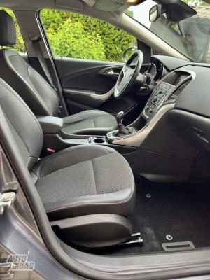 Grey Opel Astra 2010 in Kaunas, with an engine capacity of 1.70 L and mileage of 255 thousand km for 3200 €, photo 17 on AUTOMOTO.COM.LV