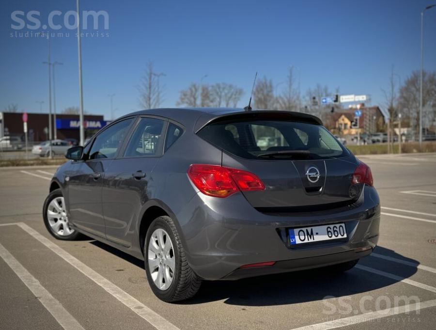 Pelēks Opel Astra 2010 Jelgava, ar dzinēja tilpumu 1.70 L un nobraukumu 0 tūkst. km par 4350 €, foto 4 vietnē AUTOMOTO.COM.LV