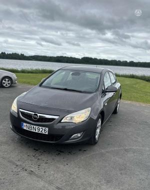 Grey Opel Astra 2010 in Telschi, with an engine capacity of 1.30 L and mileage of 224 thousand km for 2600 €, photo  on AUTOMOTO.COM.LV