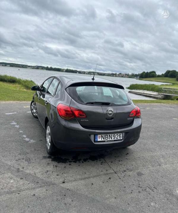 Pelēks Opel Astra 2010 Telšiai, ar dzinēja tilpumu 1.30 L un nobraukumu 224 tūkst. km par 2600 €, foto 3 vietnē AUTOMOTO.COM.LV