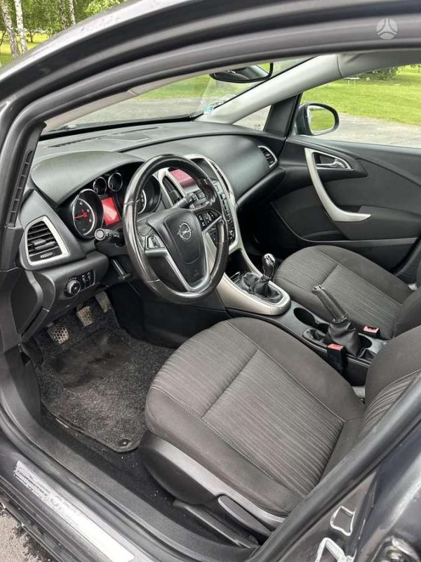 Pelēks Opel Astra 2010 Telšiai, ar dzinēja tilpumu 1.30 L un nobraukumu 224 tūkst. km par 2600 €, foto 5 vietnē AUTOMOTO.COM.LV