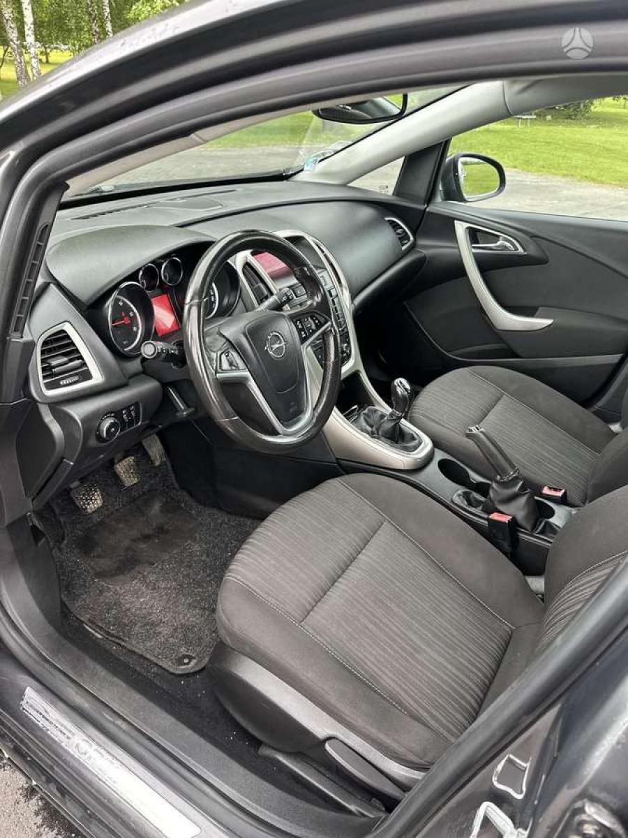 Pelēks Opel Astra 2010 Telšiai, ar dzinēja tilpumu 1.30 L un nobraukumu 224 tūkst. km par 2600 €, foto 6 vietnē AUTOMOTO.COM.LV