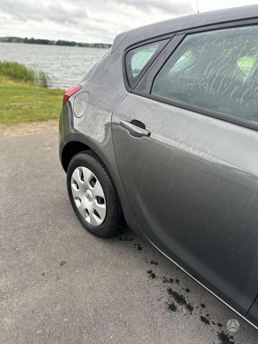 Pelēks Opel Astra 2010 Telšiai, ar dzinēja tilpumu 1.30 L un nobraukumu 224 tūkst. km par 2600 €, foto 9 vietnē AUTOMOTO.COM.LV