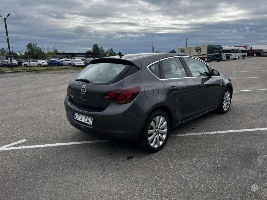 Pelēks Opel Astra 2010 Viļņa, ar dzinēja tilpumu 1.25 L un nobraukumu 277 tūkst. km par 1750 €, foto 3 vietnē AUTOMOTO.COM.LV