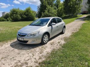 Pelēks Opel Astra 2010 Viļņa, ar dzinēja tilpumu 1.36 L un nobraukumu 284 tūkst. km par 1950 €, foto  vietnē AUTOMOTO.COM.LV