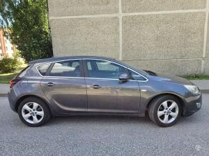 Pelēks Opel Astra 2010 Viļņa, ar dzinēja tilpumu 1.69 L un nobraukumu 196 tūkst. km par 3400 €, foto 5 vietnē AUTOMOTO.COM.LV