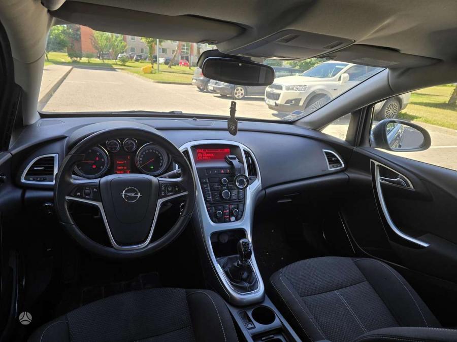 Pelēks Opel Astra 2010 Viļņa, ar dzinēja tilpumu 1.69 L un nobraukumu 196 tūkst. km par 3400 €, foto 10 vietnē AUTOMOTO.COM.LV