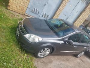 Pelēks Opel Astra 2010 Šauļi, ar dzinēja tilpumu 1.25 L un nobraukumu 270 tūkst. km par 1800 €, foto 4 vietnē AUTOMOTO.COM.LV