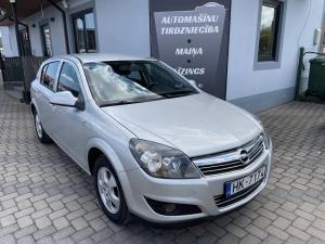 Grey Opel Astra 2010 in Talsi, with an engine capacity of 1.60 L and mileage of 238 thousand km for 2200 €, photo  on AUTOMOTO.COM.LV