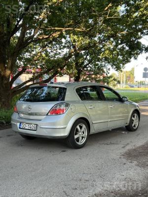 Grey Opel Astra 2010 in Riga, with an engine capacity of 1.80 L and mileage of 152 thousand km for 1580 €, photo 5 on AUTOMOTO.COM.LV