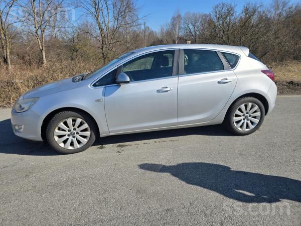 Pelēks Opel Astra 2010 Rīga, ar dzinēja tilpumu 2.00 L un nobraukumu 250 tūkst. km par 3900 €, foto 4 vietnē AUTOMOTO.COM.LV