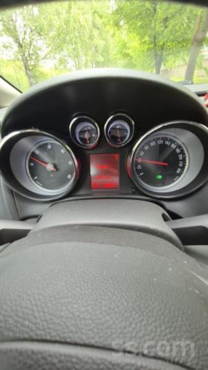 Grey Opel Astra 2010 in Riga, with an engine capacity of 2.00 L and mileage of 250 thousand km for 3900 €, photo 8 on AUTOMOTO.COM.LV